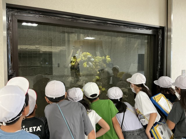 新潟市立鏡淵小学校 | トピックス | 4年生 校外学習 亀田清掃センター